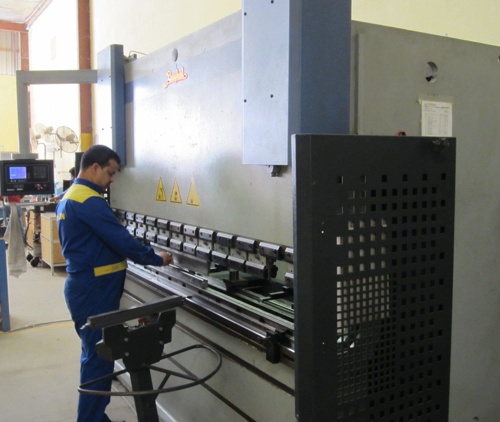 About Us - Manama Switchgear & Lighting WLL